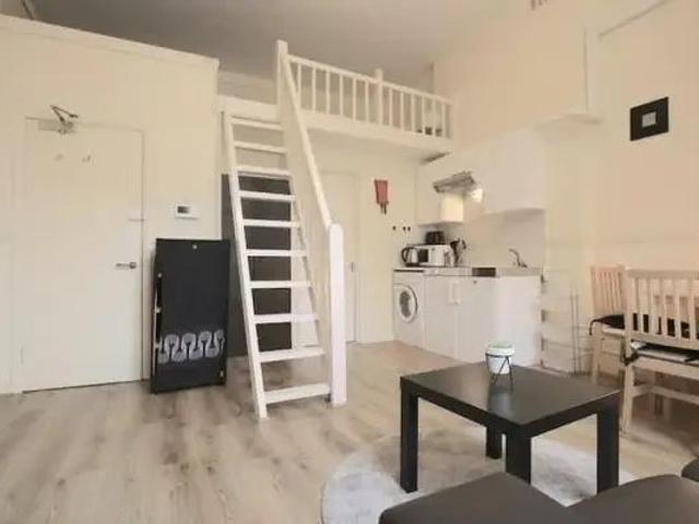 Studio, Flat 6, 149