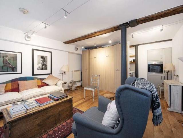 Studio Flat