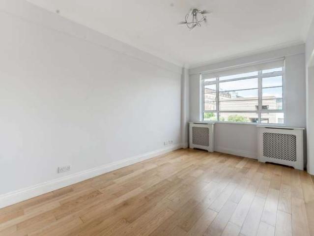 Studio Flat
