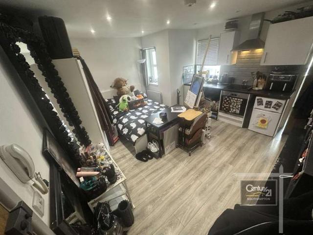 Studio Flat