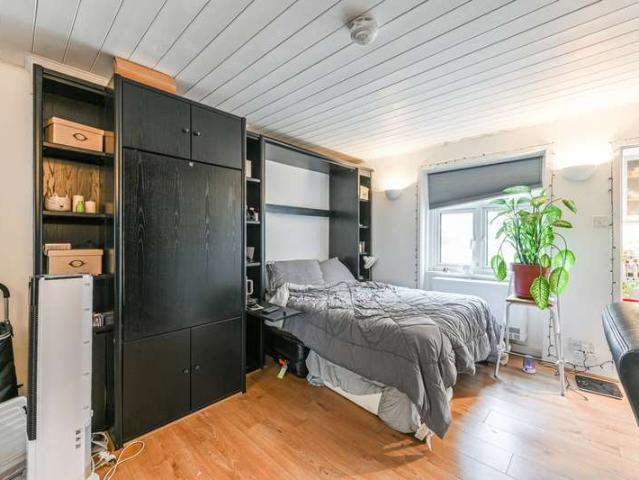 Studio Flat