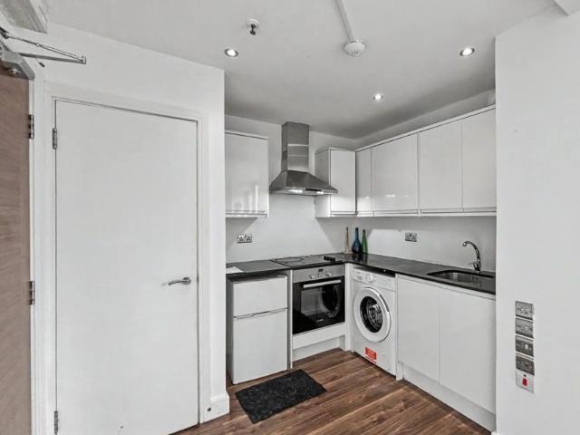 Studio Flat 71, Elmgrove Road, Harrow, HA1