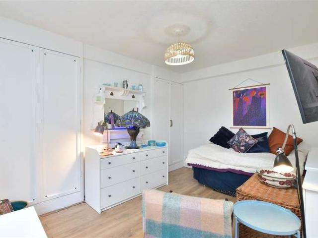 Studio Flat