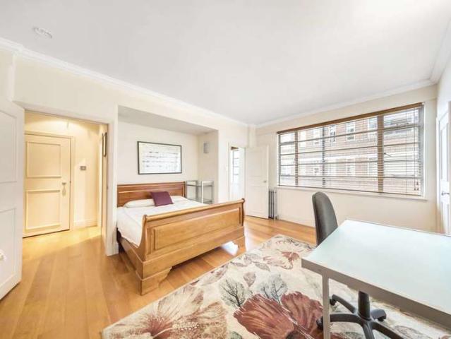 Studio Flat