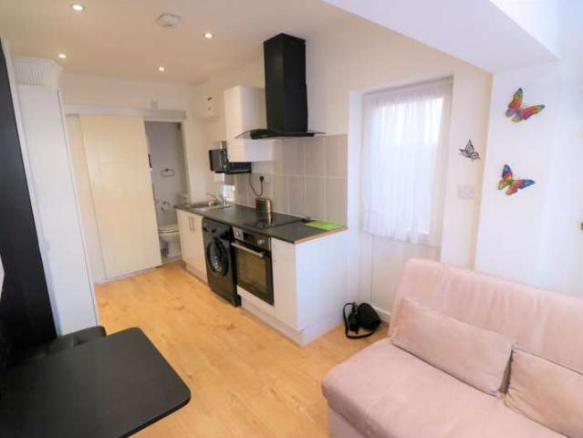 Studio Flat