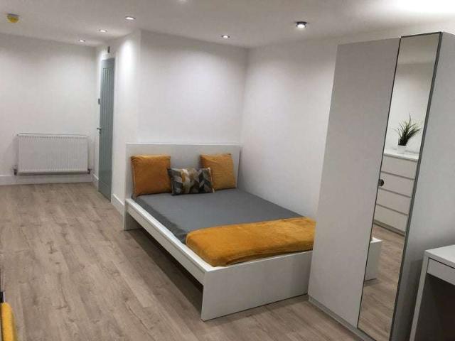 Studio Flat