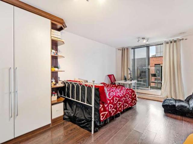 Studio Flat