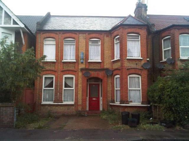1 Bedroom Studio Flat