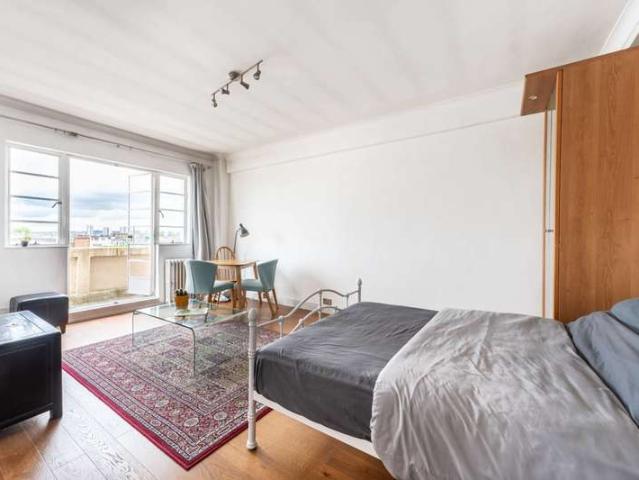Studio Flat
