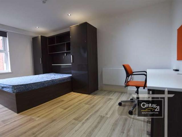 Studio Flat