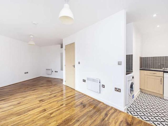 Studio Flat