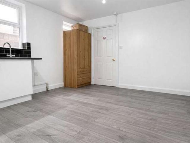 Studio Flat