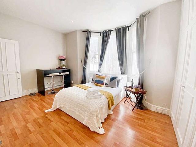 Studio Flat