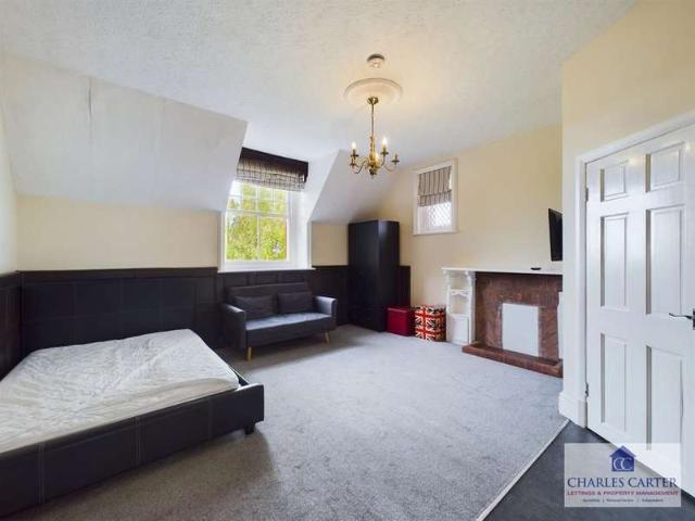 Studio Flat