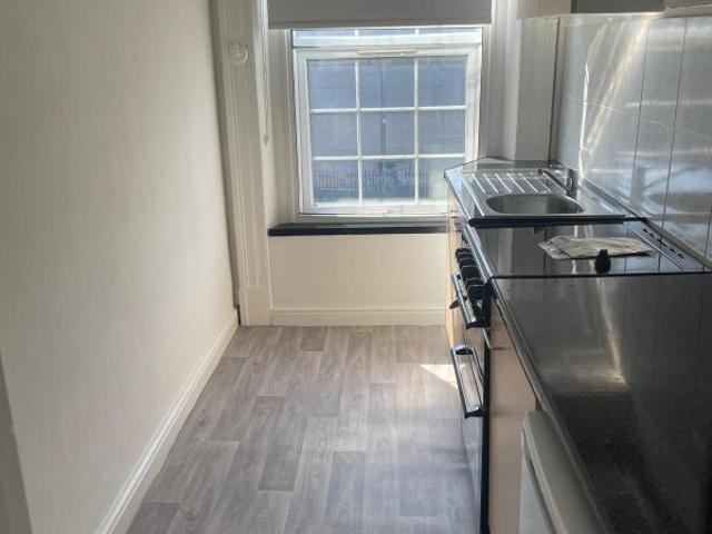 Studio Flat £850 incl Bills Ardwick F07