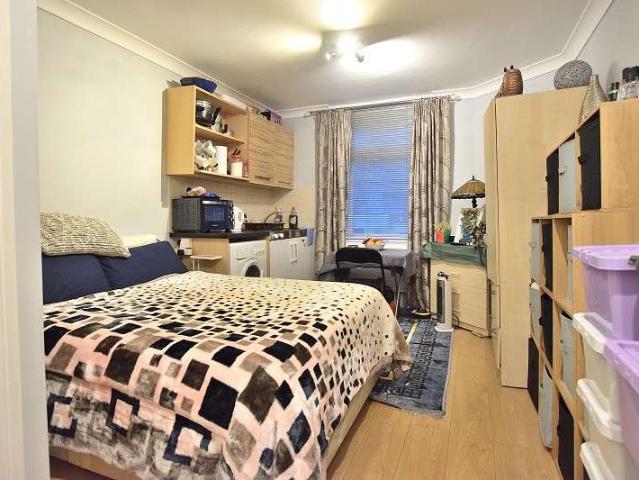 Studio Flat
