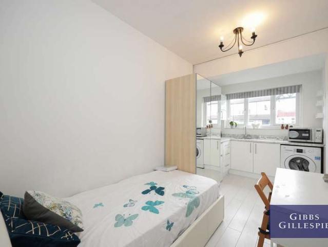Studio Flat