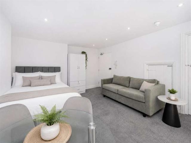 Studio Flat