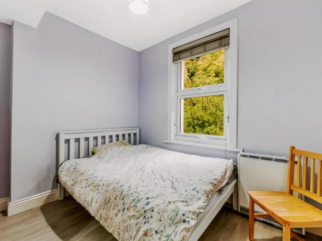 Studio, Flat 8, 66