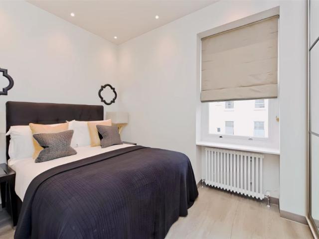 Studio, Flat 9, 58
