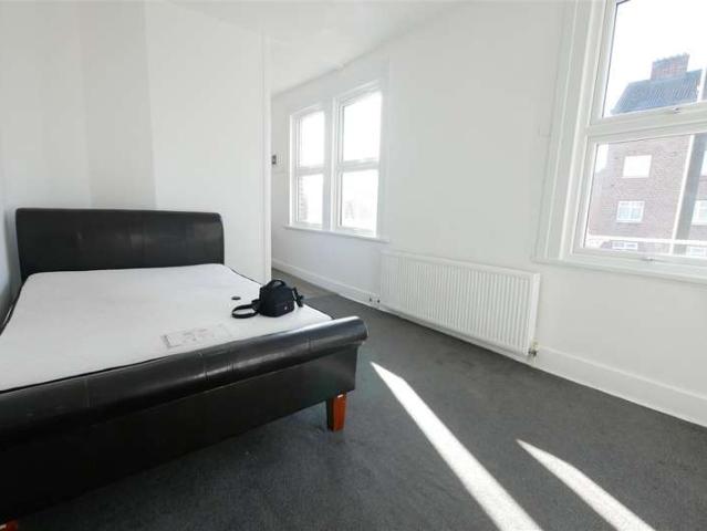 Studio Flat