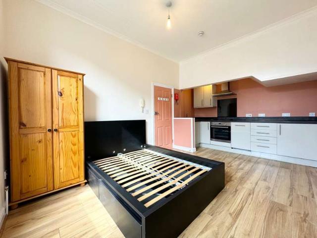 Studio Flat