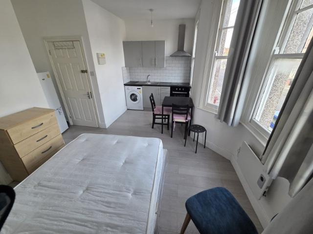 Studio Flat