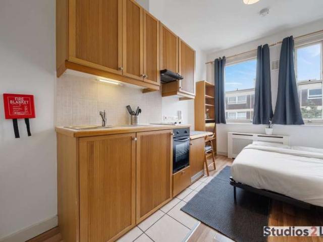 Studio Flat