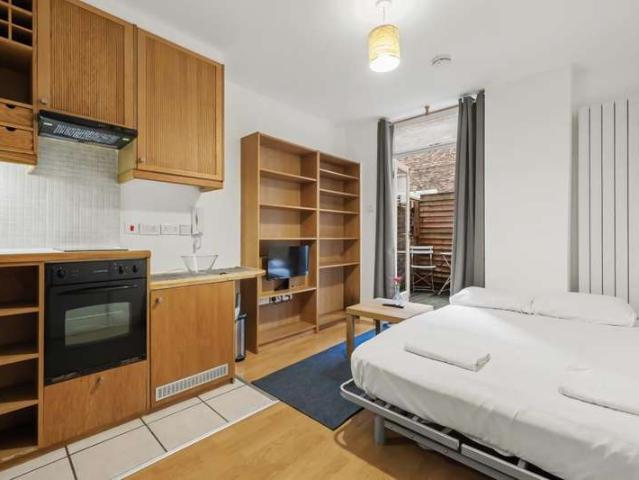 Studio Flat