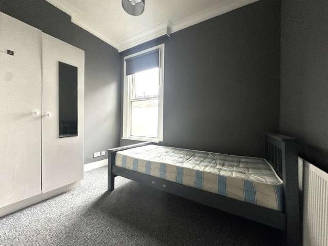 Studio Flat