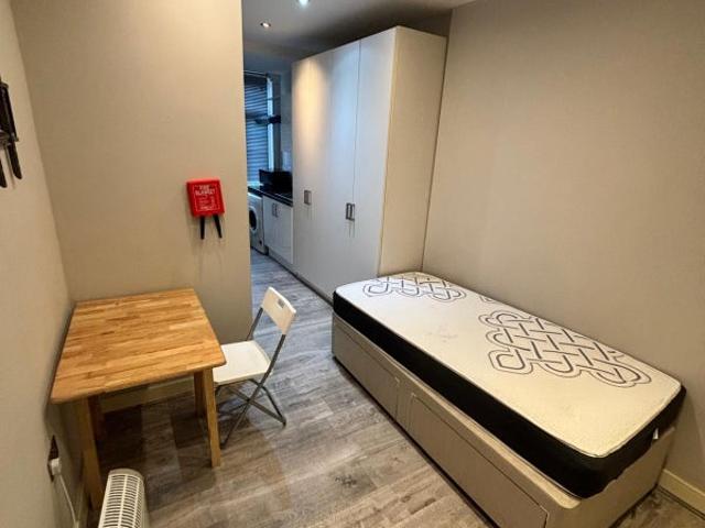 Studio Flat