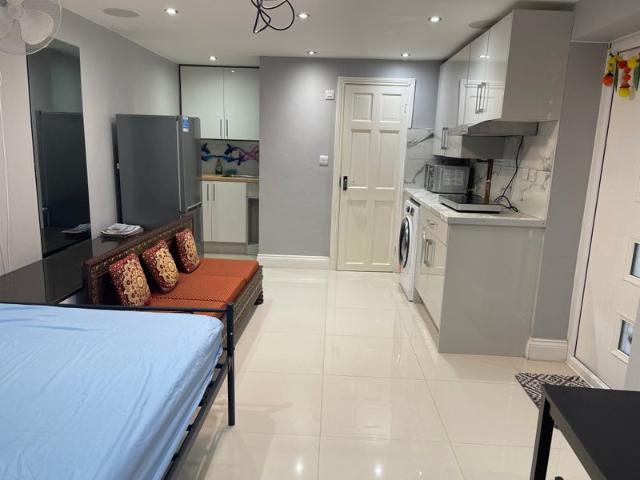 Studio Flat