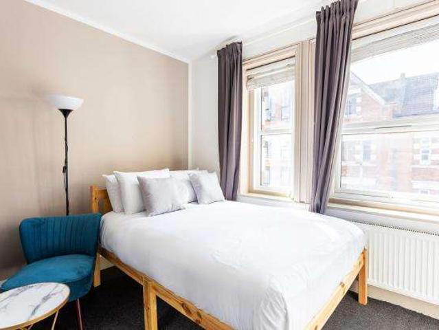Studio Flat