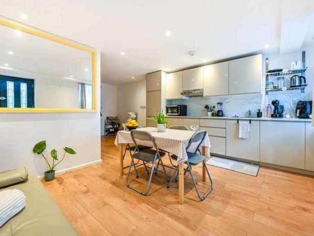 Studio Flat