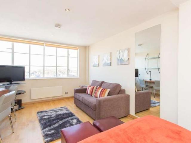 Studio Flat