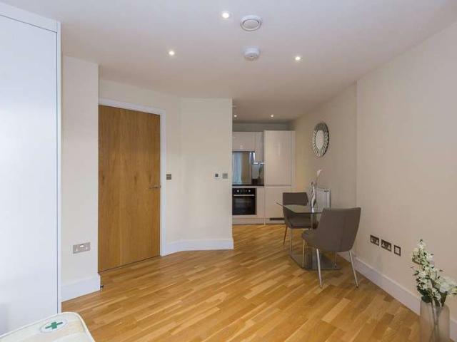 Studio Flat