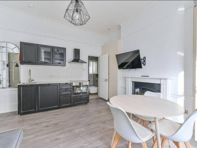 Studio Flat 3, 197 Gloucester Place Baker Street