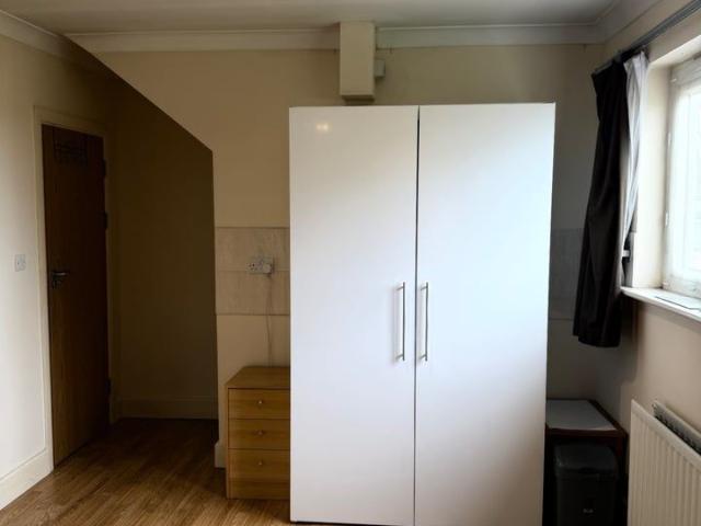 Studio Flat, Tanfield Avenue, NW2