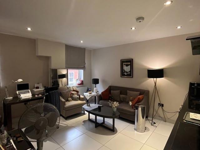 Studio Flat, The Headrow, LS1