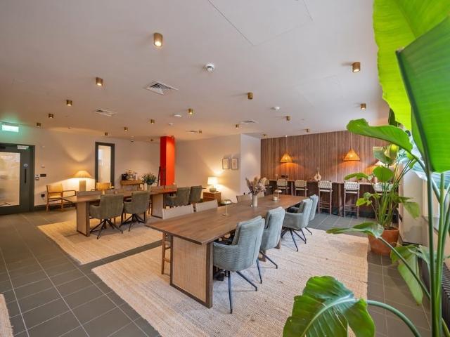 Studio Flat, The James, S1