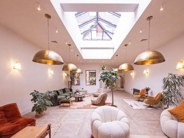 Studio Flat, The James, S1