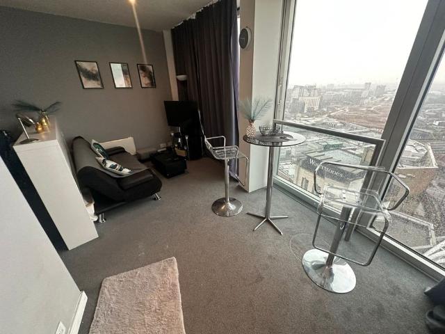 Studio Flat, The Rotunda, B2