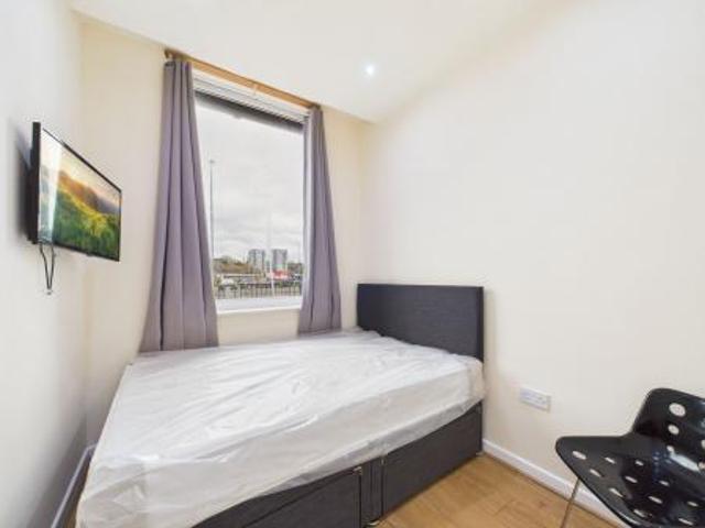 Studio flat To Let