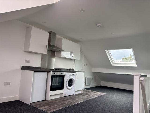 Studio Flat to Let
