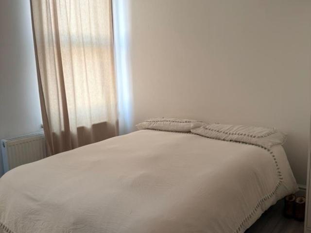 ✨ Studio Flat to Let in Cricklewood