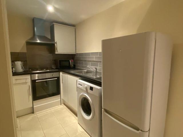 ✨ Studio Flat to Let in Willesden