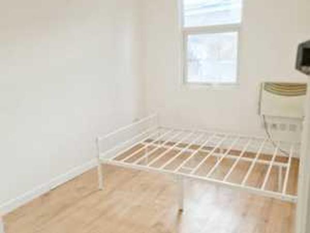 Studio Flat to rent on Lower Clapton Road, Hackney, E5