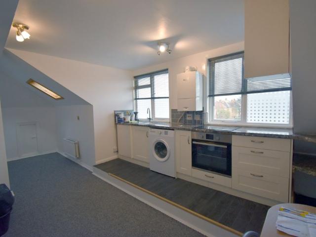 Studio Flat to rent Bromley Road, London, SE6