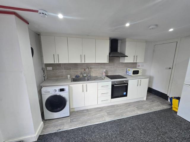 Studio Flat to Rent Close to City Centre