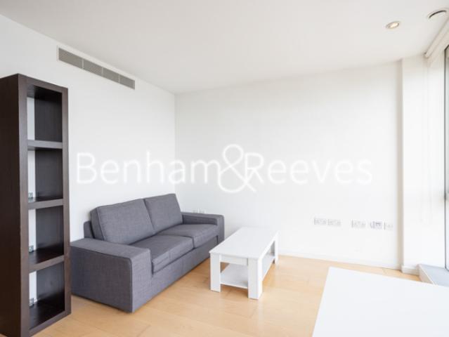 Studio flat to rent in Ontario Tower, Fairmont Avenue, E14, London